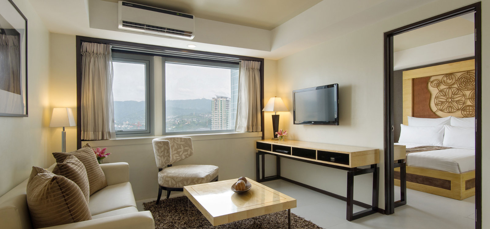 Business And Leisure Hotel With Competitive Prices - Quest Hotel